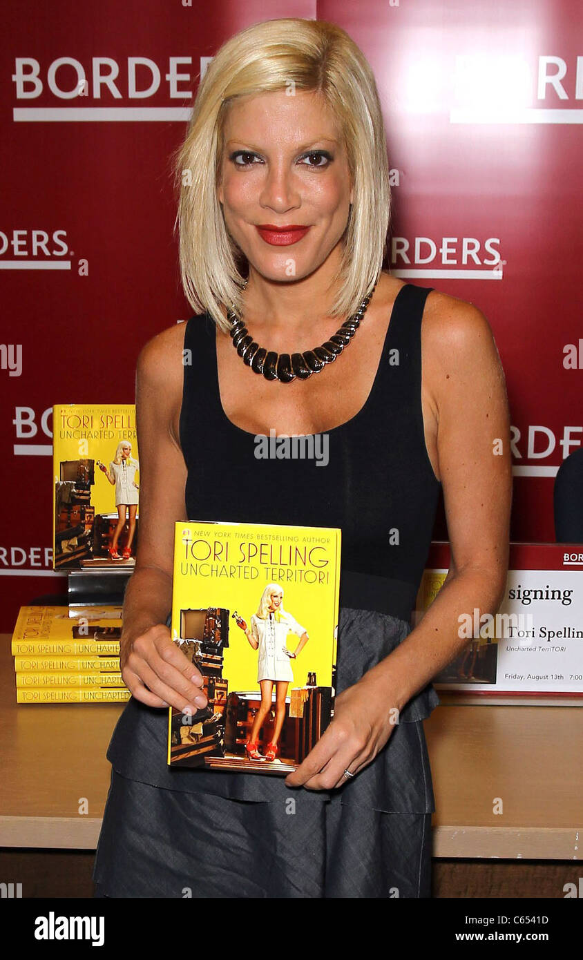 Tori Spelling at in-store appearance for Uncharted TerriTORI Book ...