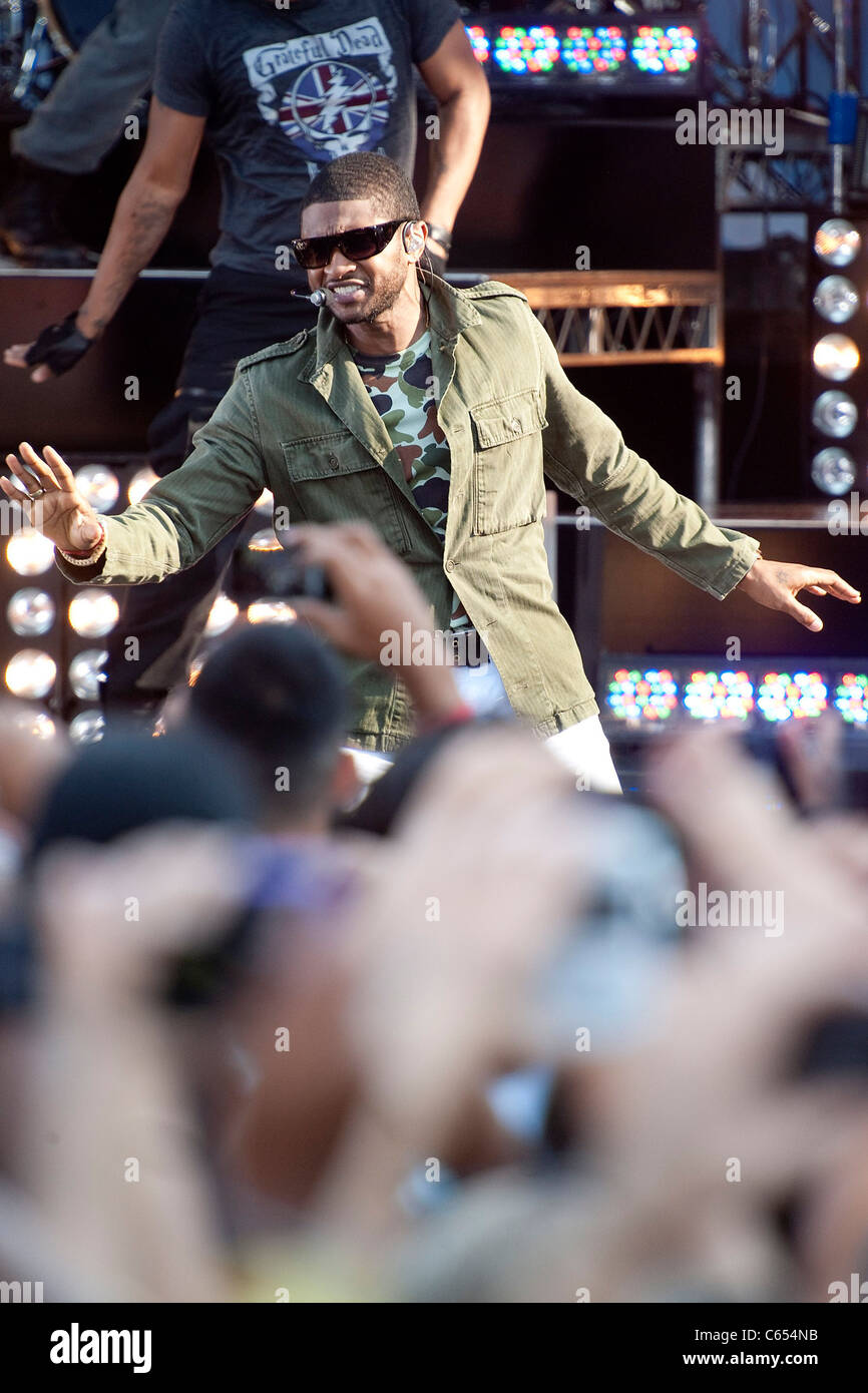 Usher on stage for Good Morning America GMA Summer Concert Series with ...