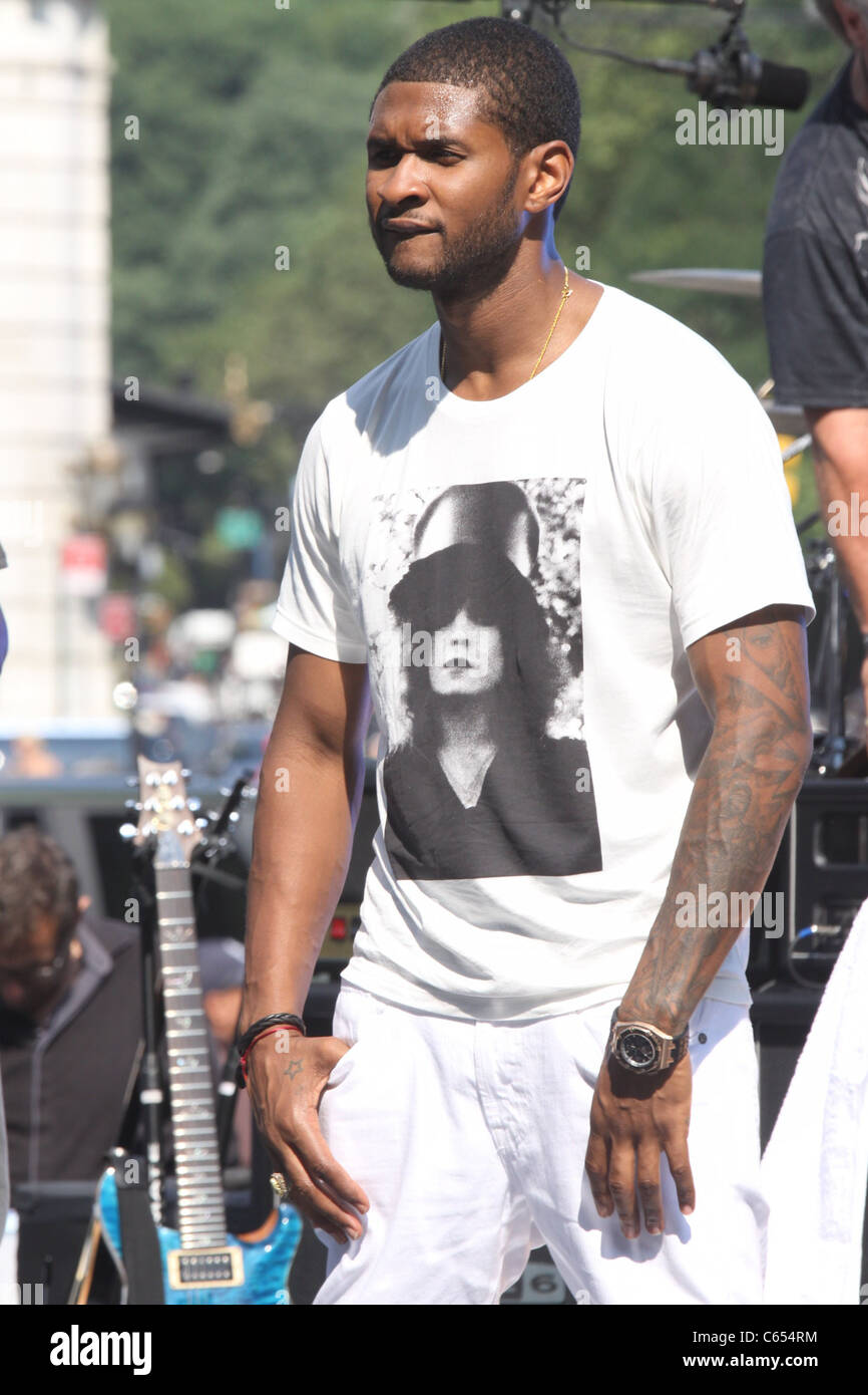 Usher on stage for CBS The Early Show Concert with USHER, CBS Early ...