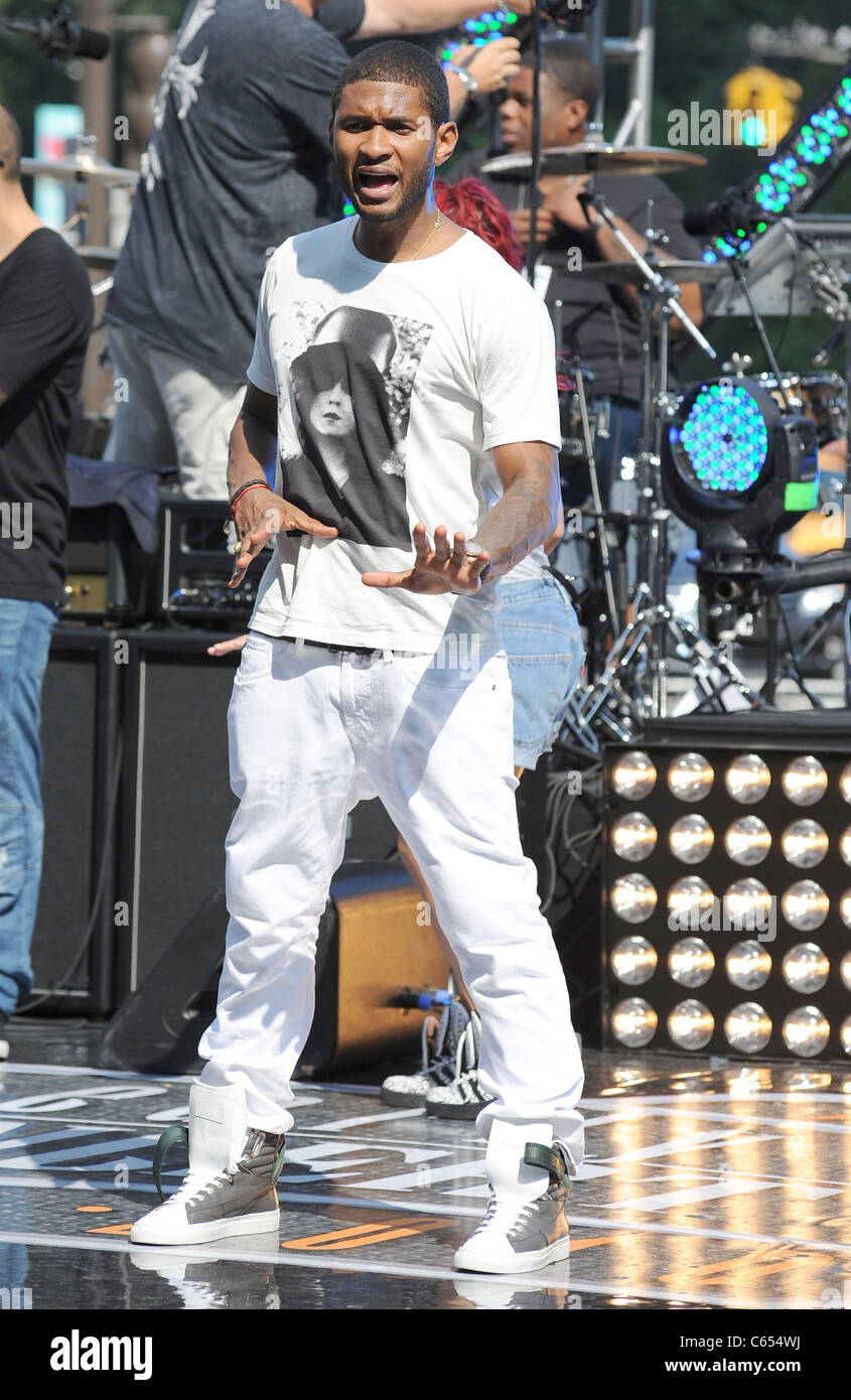 Usher on stage for CBS The Early Show Concert with USHER, Rumsey ...
