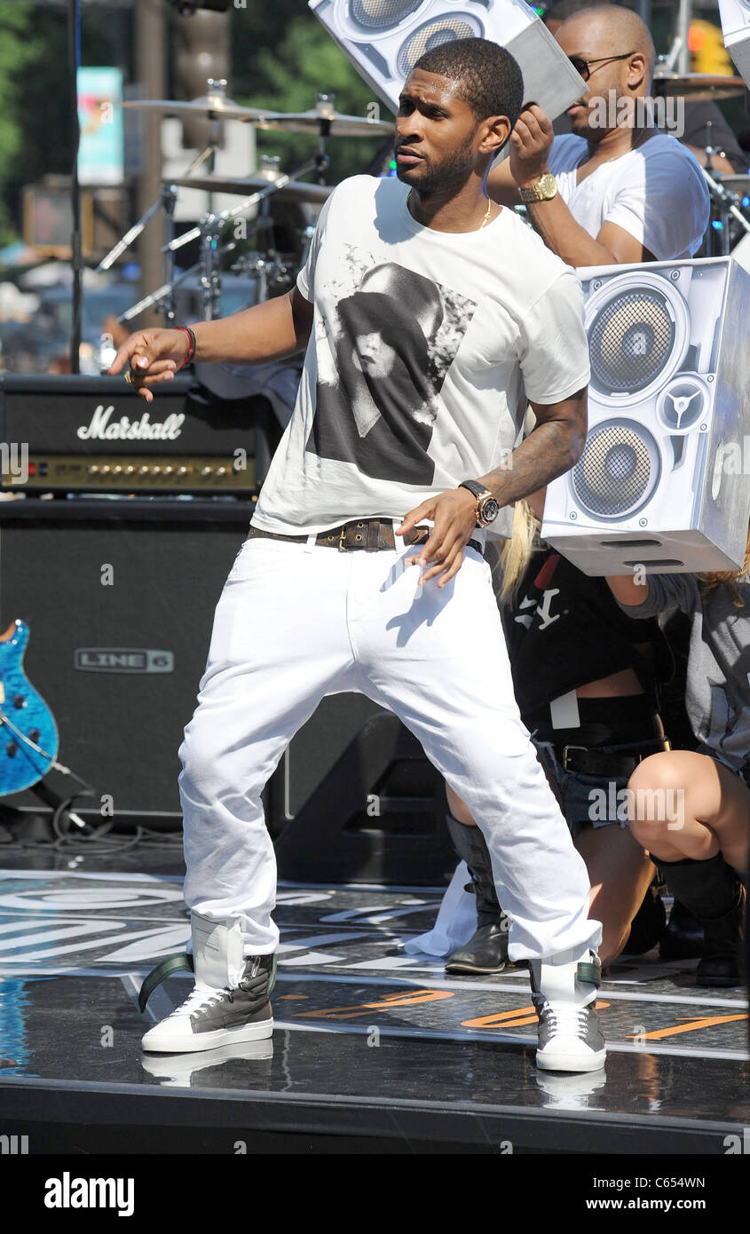 Usher on stage for CBS The Early Show Concert with USHER, Rumsey ...