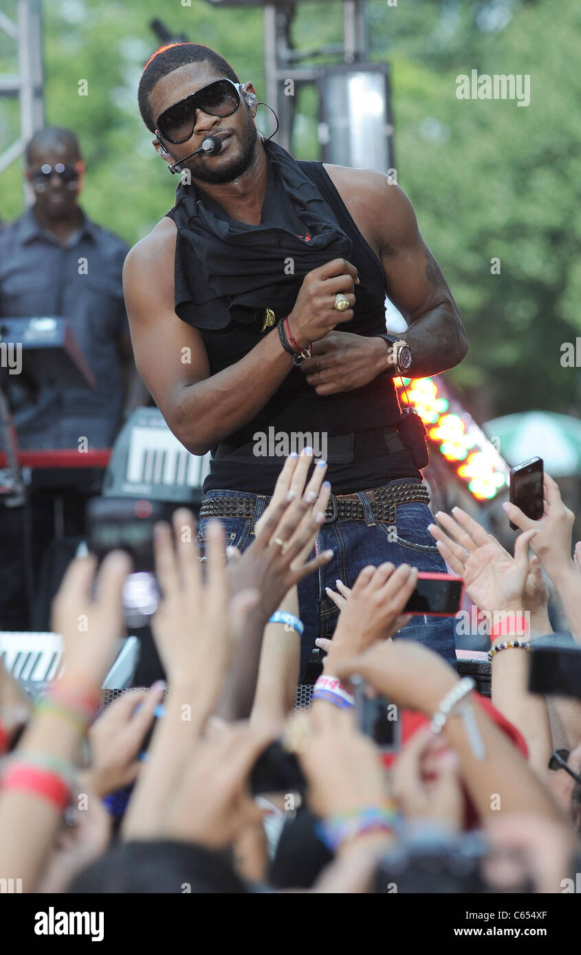 Usher on stage for CBS The Early Show Concert with USHER, Rumsey ...