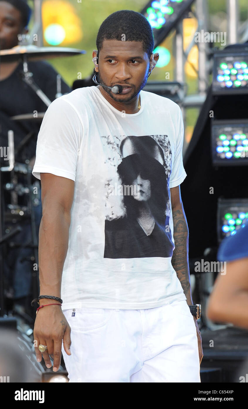 Usher on stage for CBS The Early Show Concert with USHER, Rumsey ...