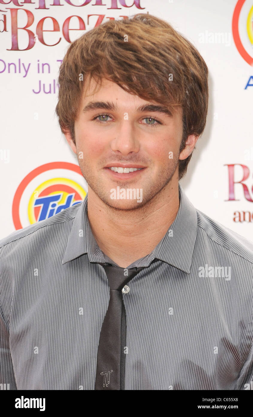 Hutch Dano at arrivals for RAMONA AND BEEZUS Premiere, Madison Square ...