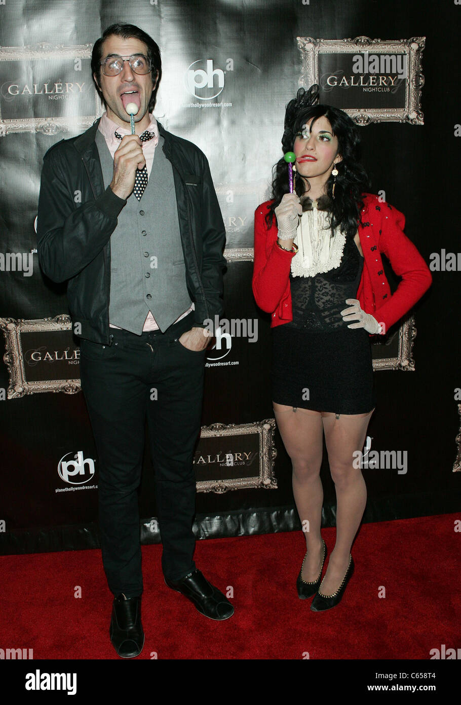 Voki Kalfayan, The Gazillionaire, Anais Thomassian, Penny from Absinthe ...