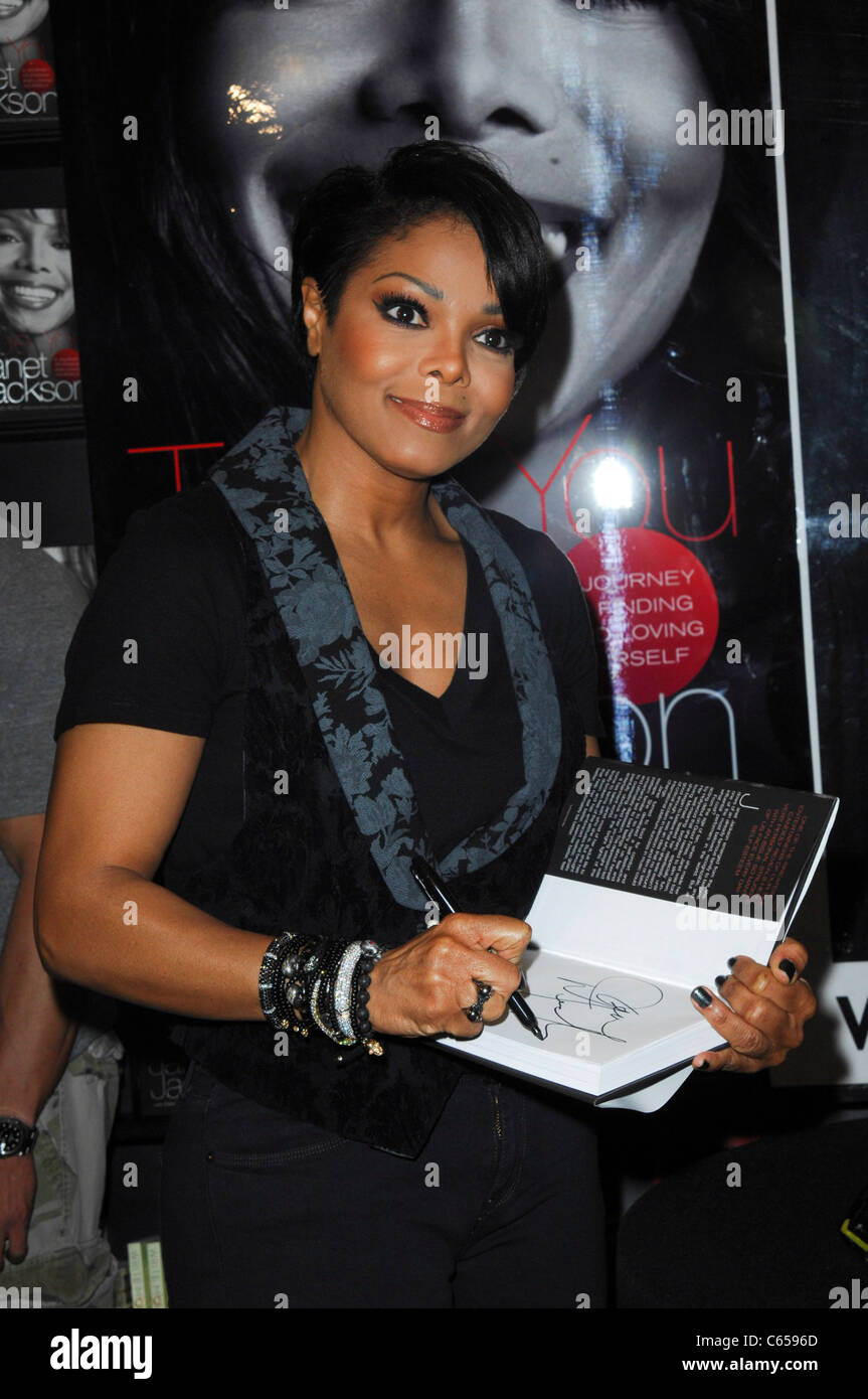 Janet Jackson at in-store appearance for Janet Jackson Book Signing for ...