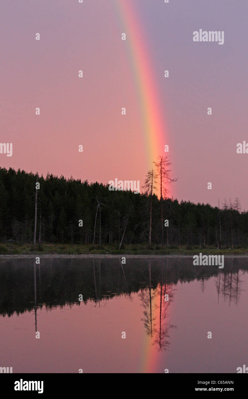 Dusk at lake hi-res stock photography and images - Alamy