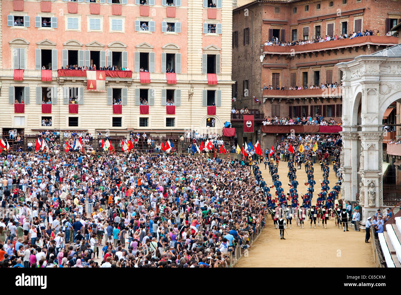 Historical parade palio siena siena hi-res stock photography and images ...