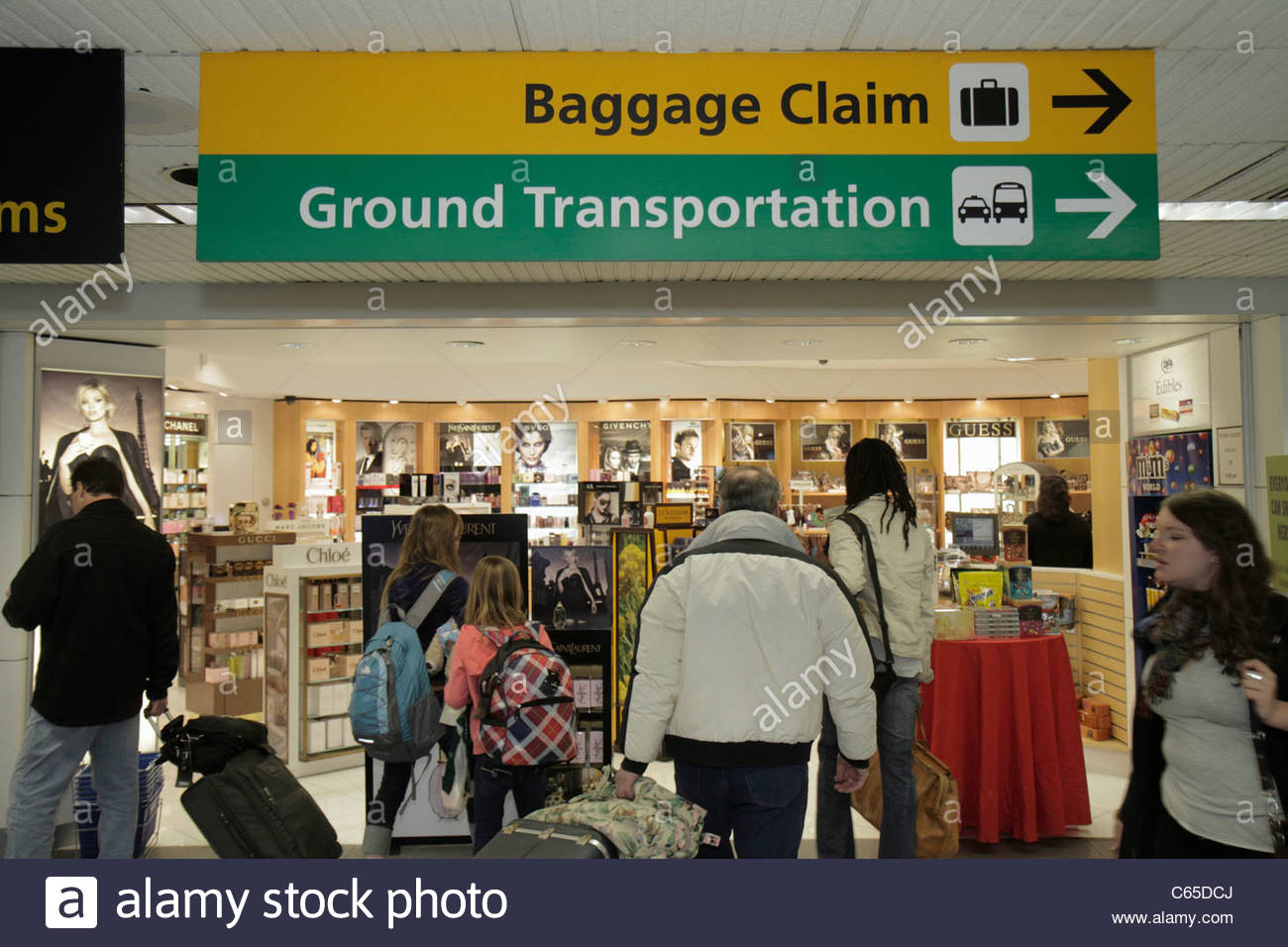 Laguardia Airport Or Newark Airport Stock Photos & Laguardia Airport Or ...
