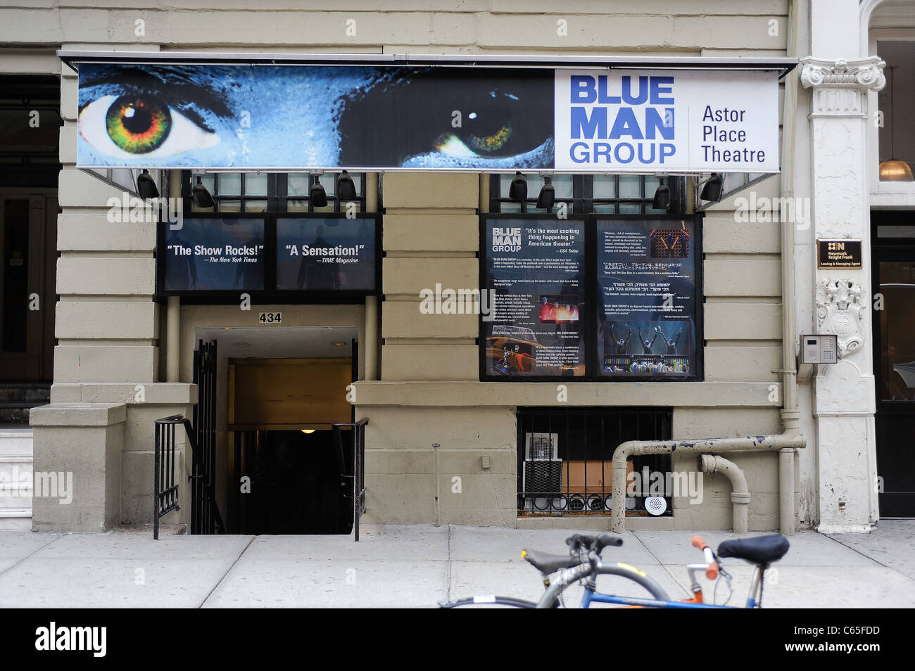 Exterior view of the astor place theater hi-res stock photography and ...
