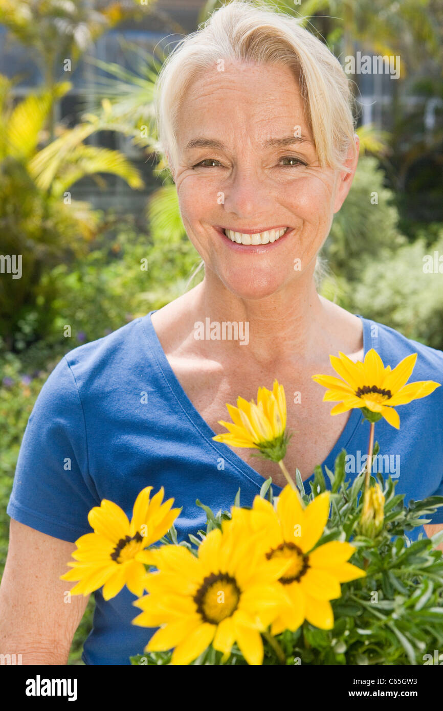 Short floral cross hi-res stock photography and images - Alamy