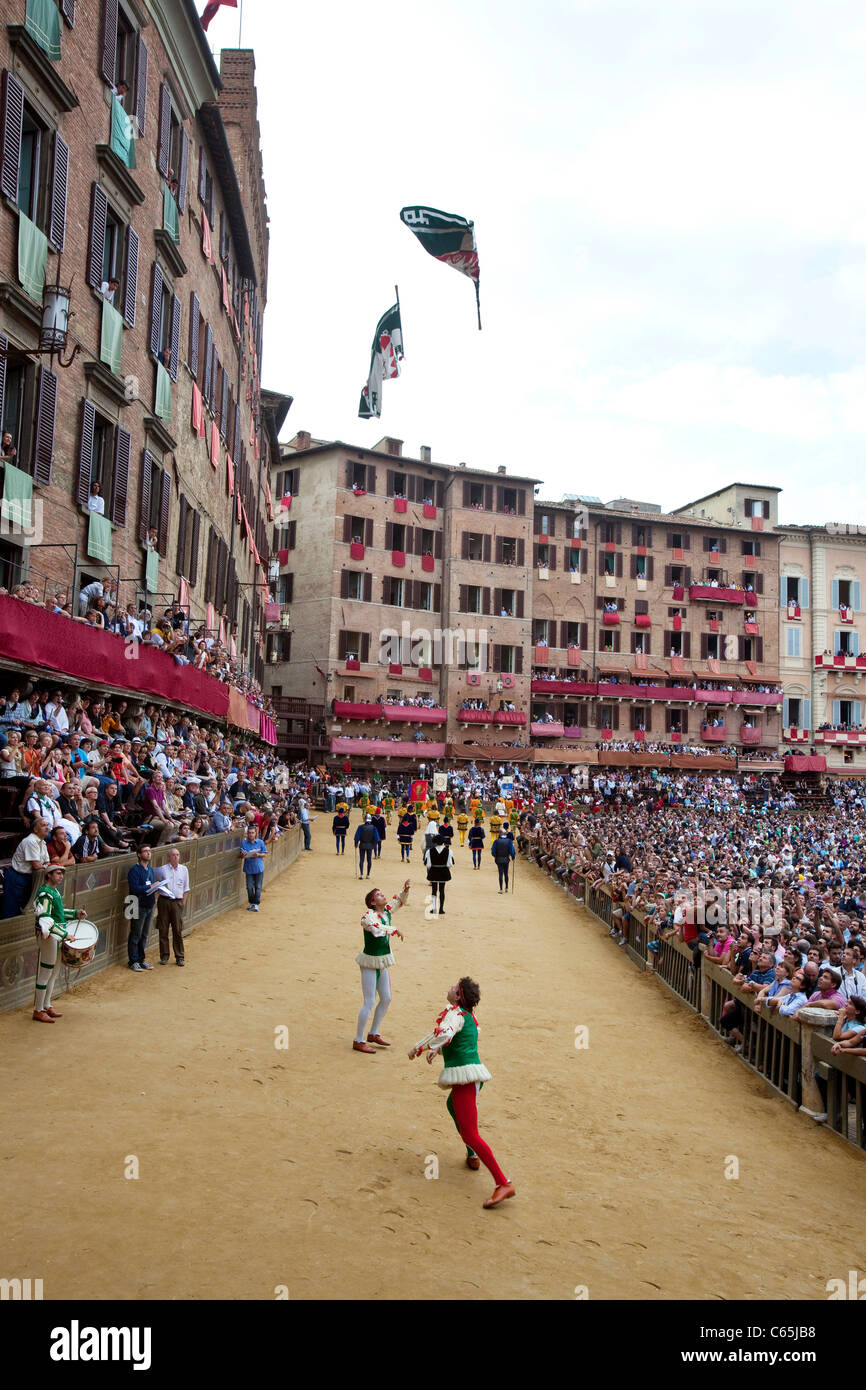 Historical parade palio siena siena hi-res stock photography and images ...