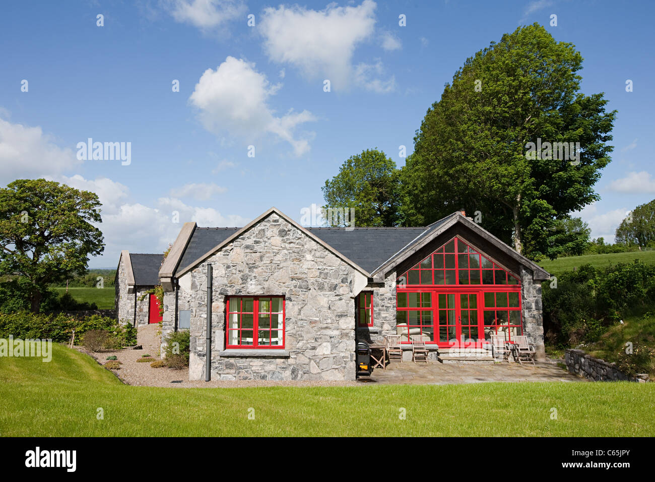 Irish Cottage Garden Stock Photos & Irish Cottage Garden Stock Images ...