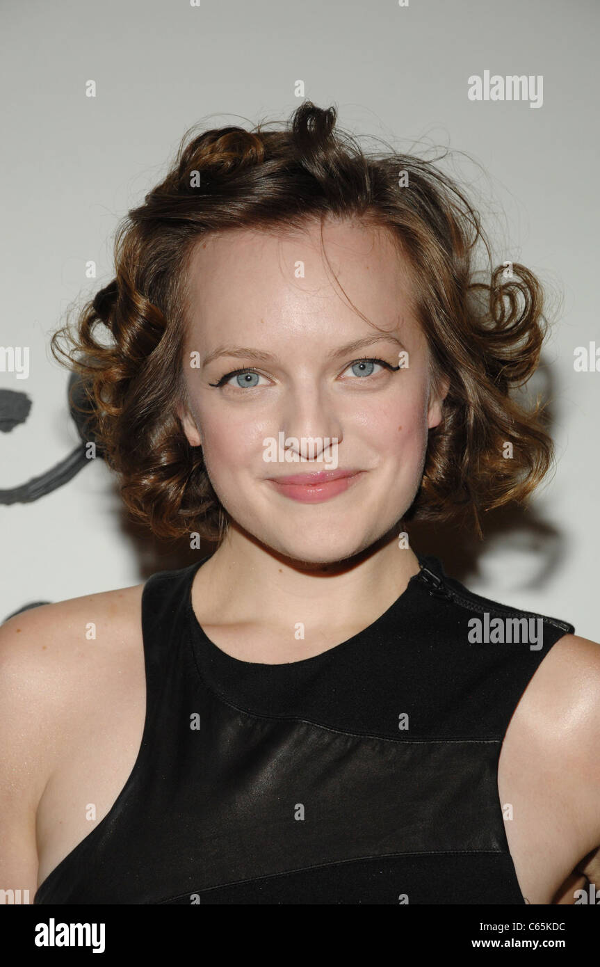 Elizabeth Moss at arrivals for Alice & Olivia Spring/Summer 2011 ...