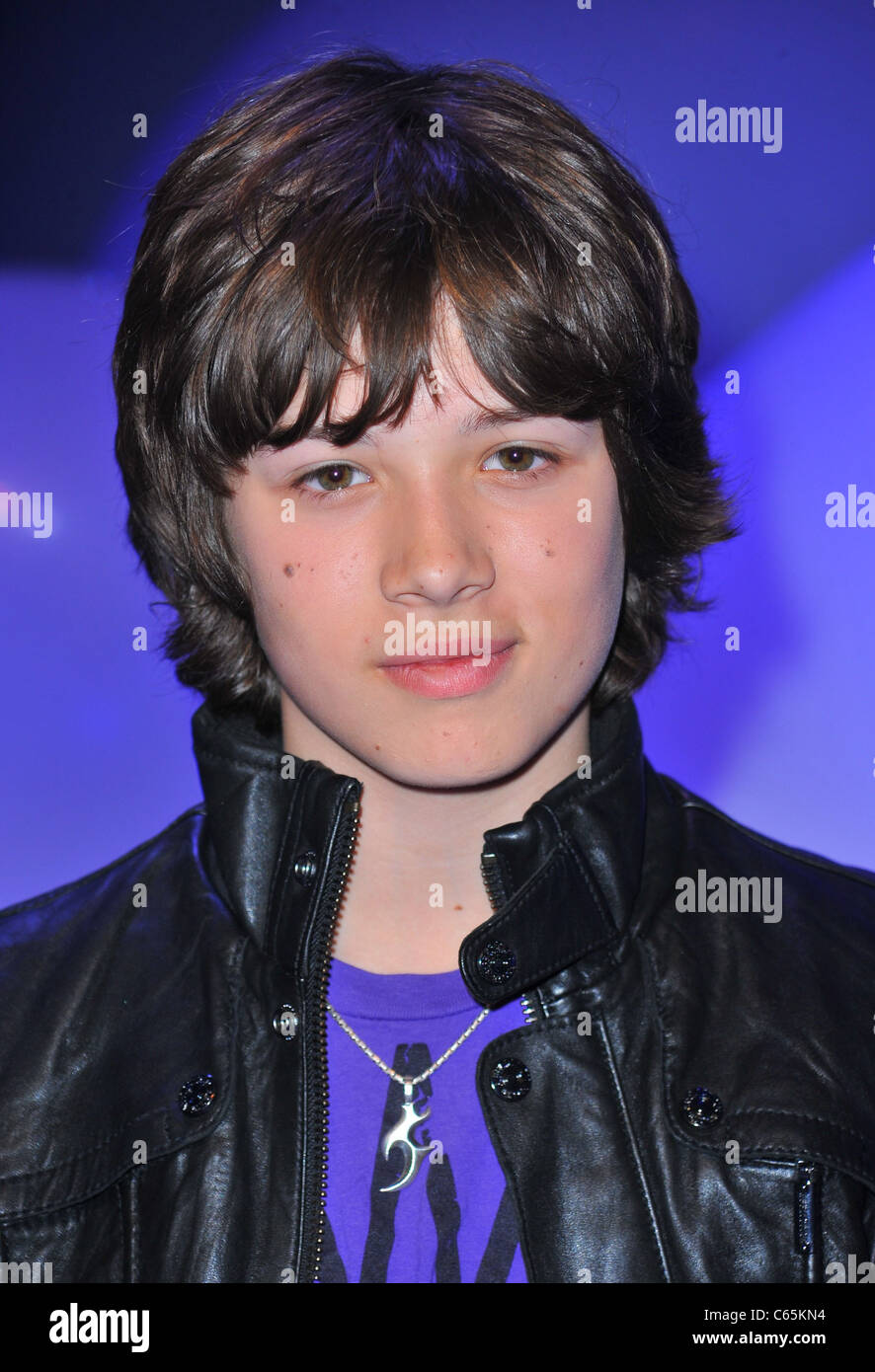 Leo howard hi-res stock photography and images - Alamy