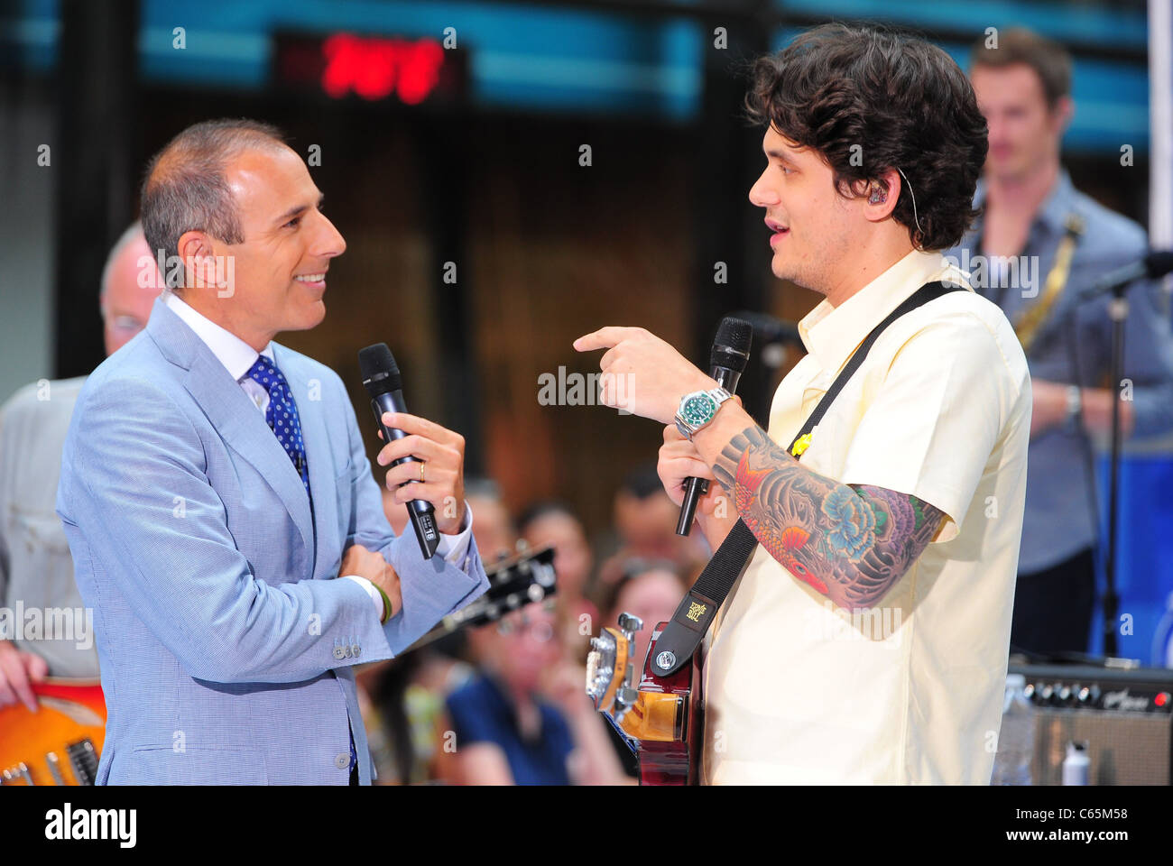 Matt Lauer, John Mayer on stage for NBC Today Show Concert with John ...