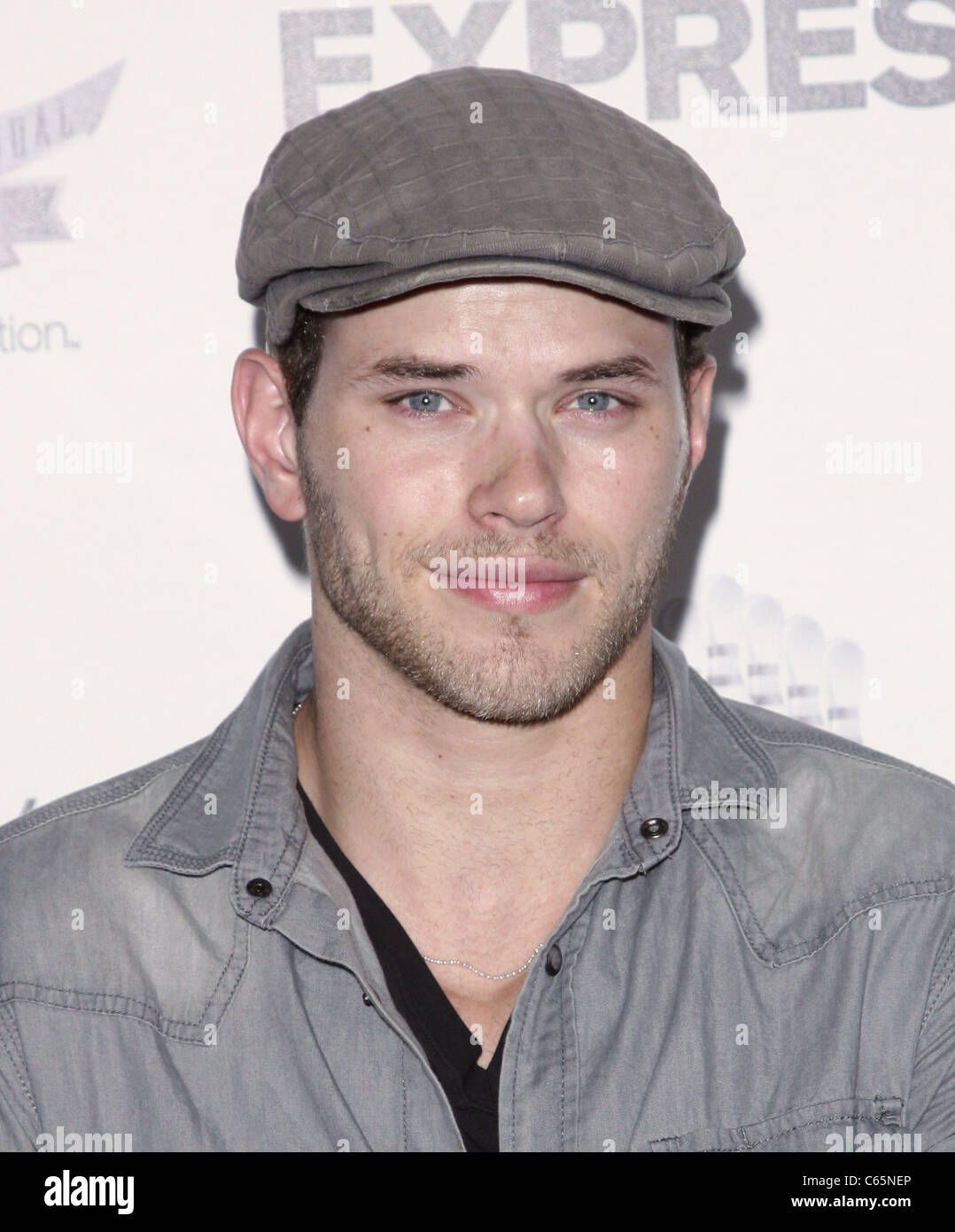 Head shot celebrity smiling cap hi-res stock photography and images - Alamy