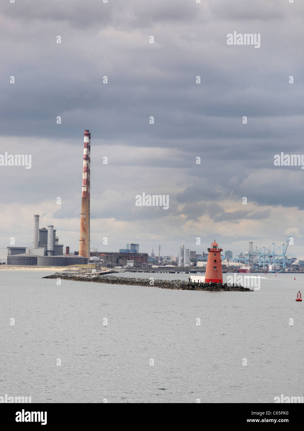 Poolbeg lighthouse and Power station Stock Photo - Alamy