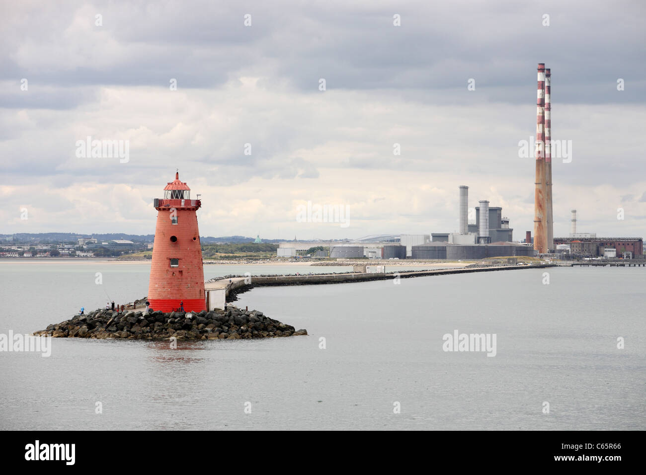 Poolbeg lighthouse and Power station Stock Photo - Alamy