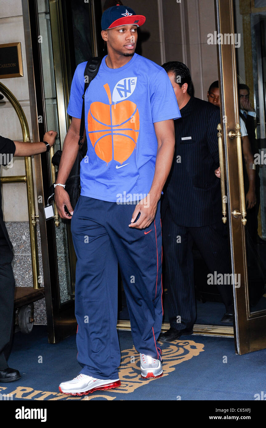 Rudy Gay, leaves his Midtown Manhattan hotel out and about for ...