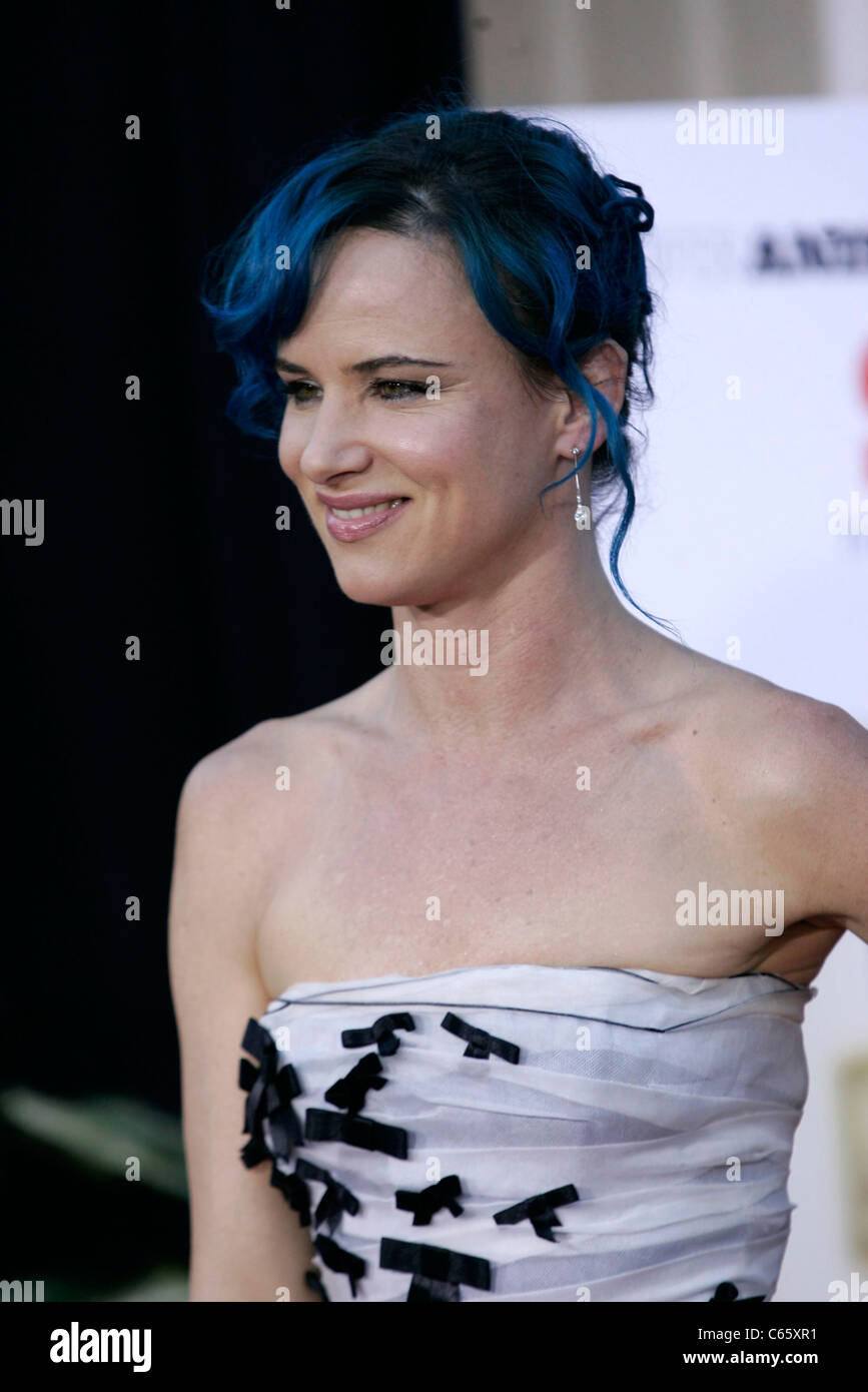 Juliette Lewis at arrivals for THE SWITCH Premiere, Arclight Hollywood ...
