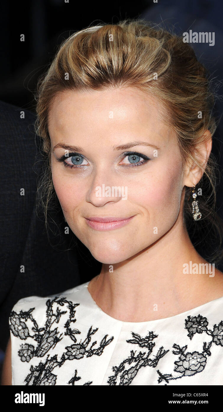 Reese Witherspoon at arrivals for WATER FOR ELEPHANTS Premiere, The ...