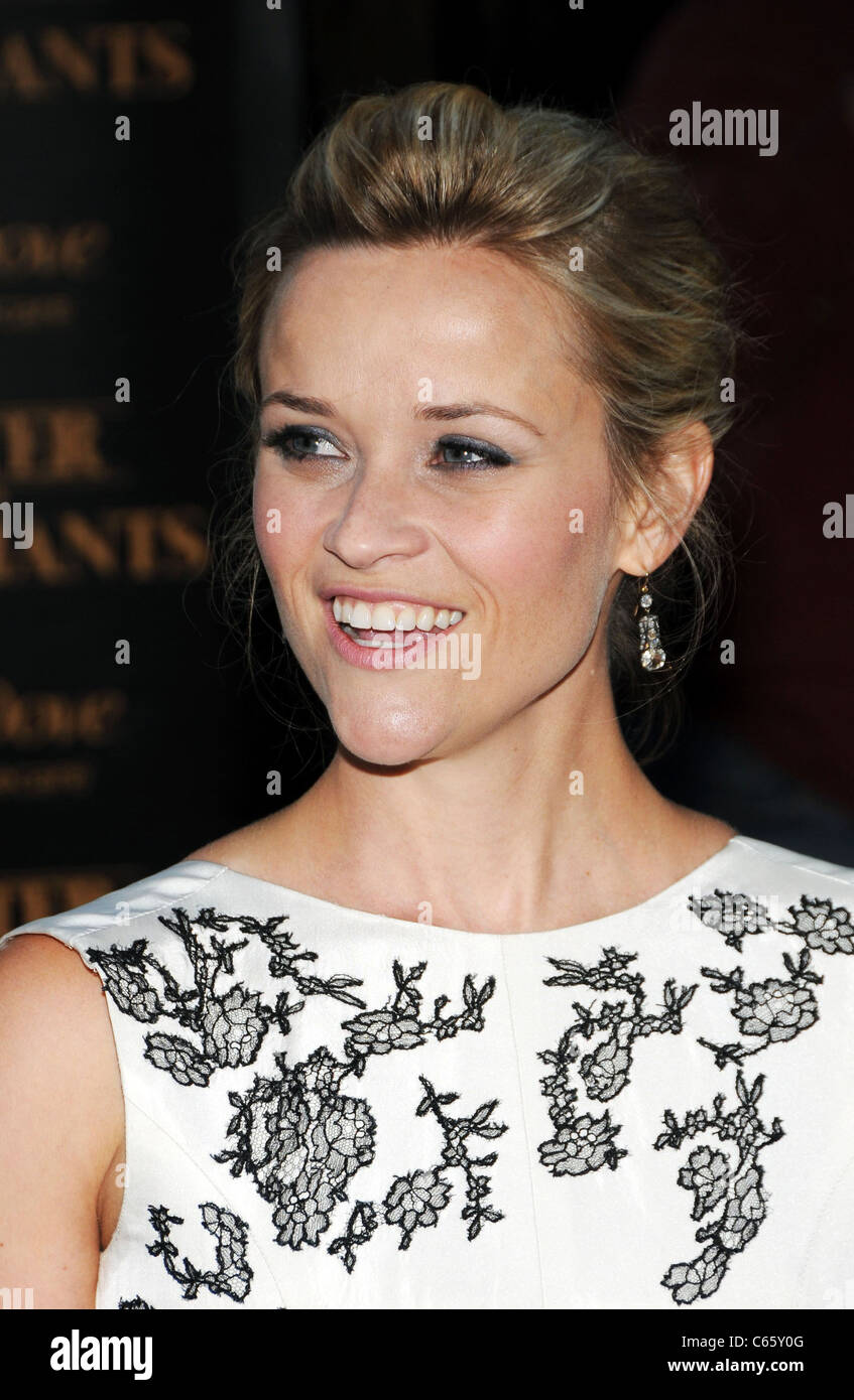 Reese Witherspoon at arrivals for WATER FOR ELEPHANTS Premiere, The ...