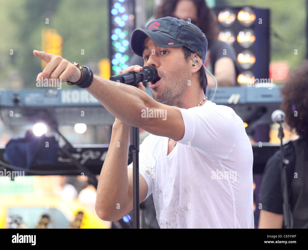 Enrique Iglesias on stage for The Early Show Concert Featuring Enrique ...