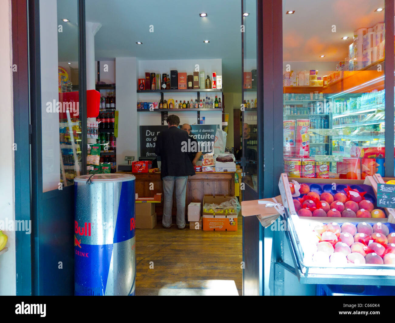 Grocery store front door hi-res stock photography and images - Alamy