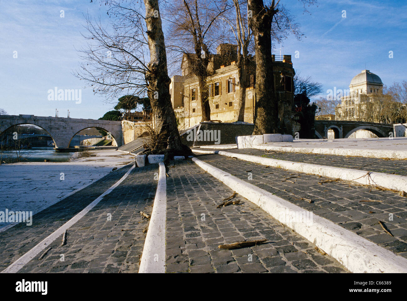 Tiber Island (Isola Tiberina) Rome, Italy Stock Photo - Alamy
