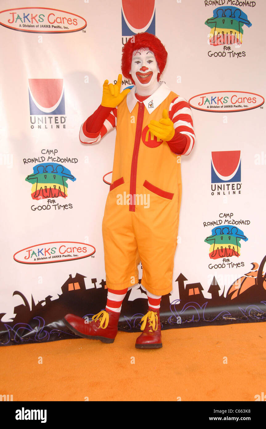 Ronald mcdonald hi-res stock photography and images - Alamy