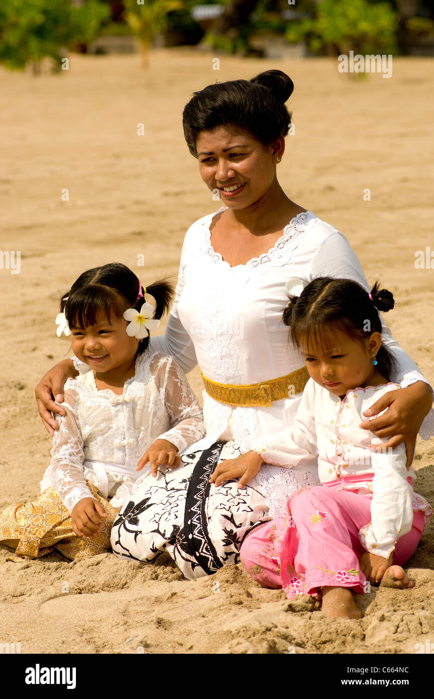Balinese Children Traditional Costume High Resolution Stock Photography ...