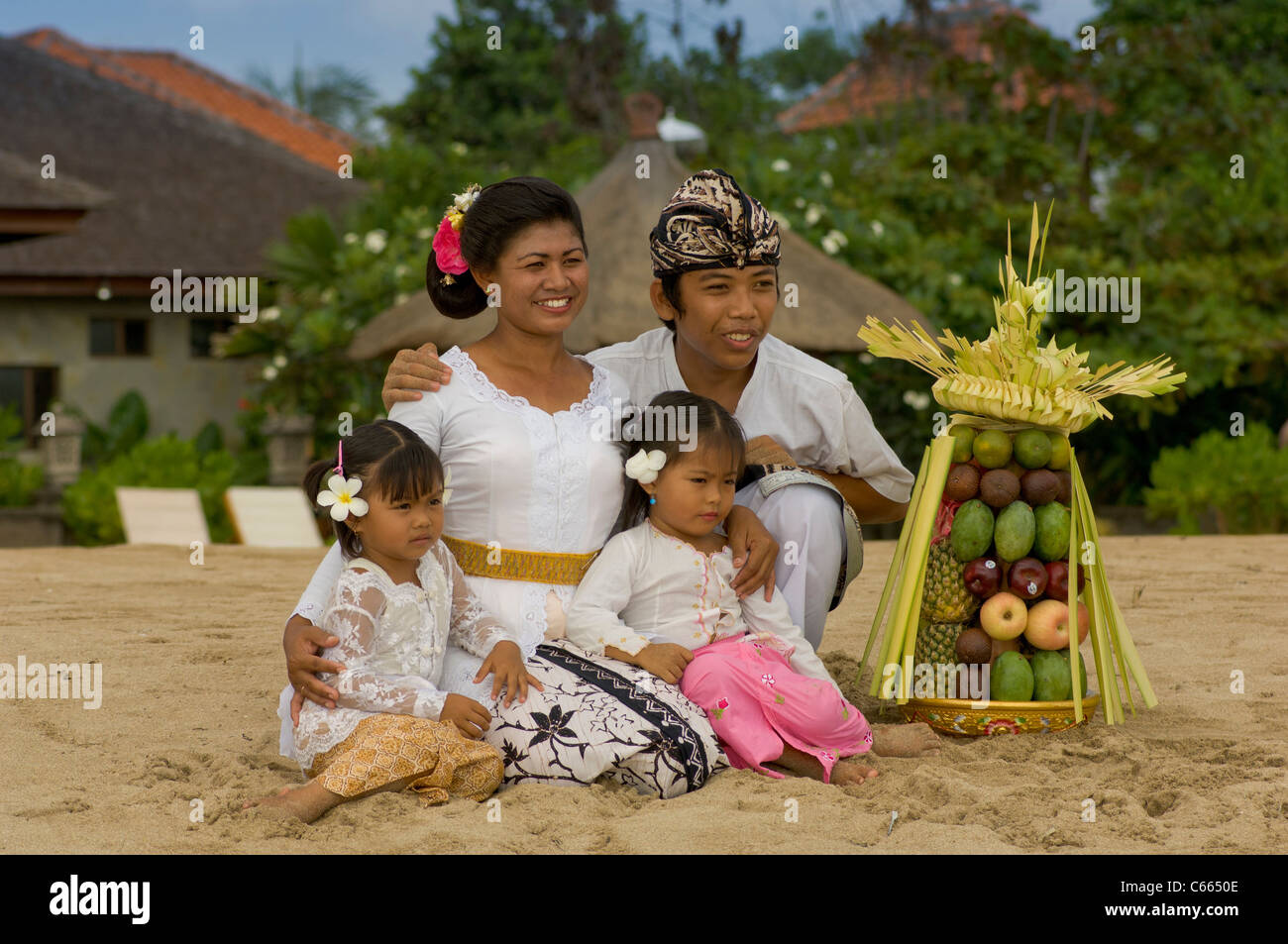 Balinese father with children hi-res stock photography and images - Alamy