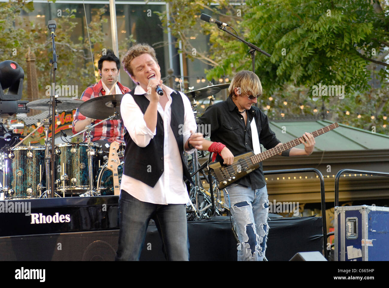 Jake Simpson on stage for Taylor Dayne In Concert at The Americana at ...