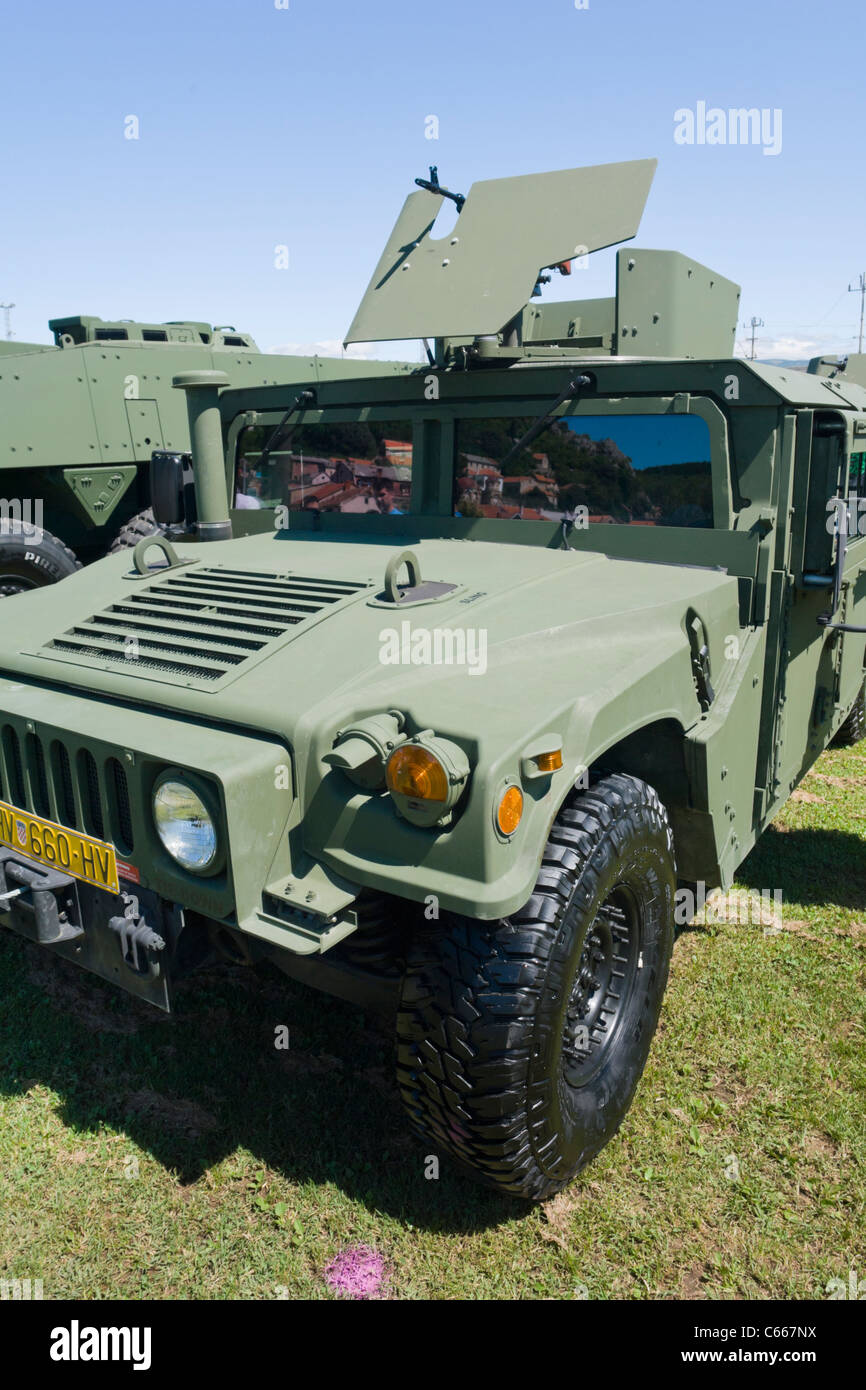 Armored humvee hi-res stock photography and images - Alamy