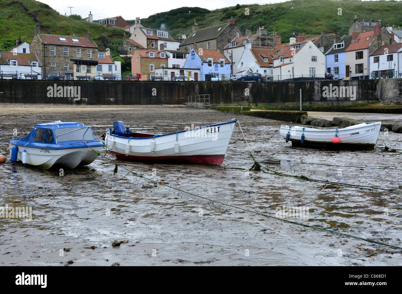 staithes yorkshire england Stock Photo - Alamy
