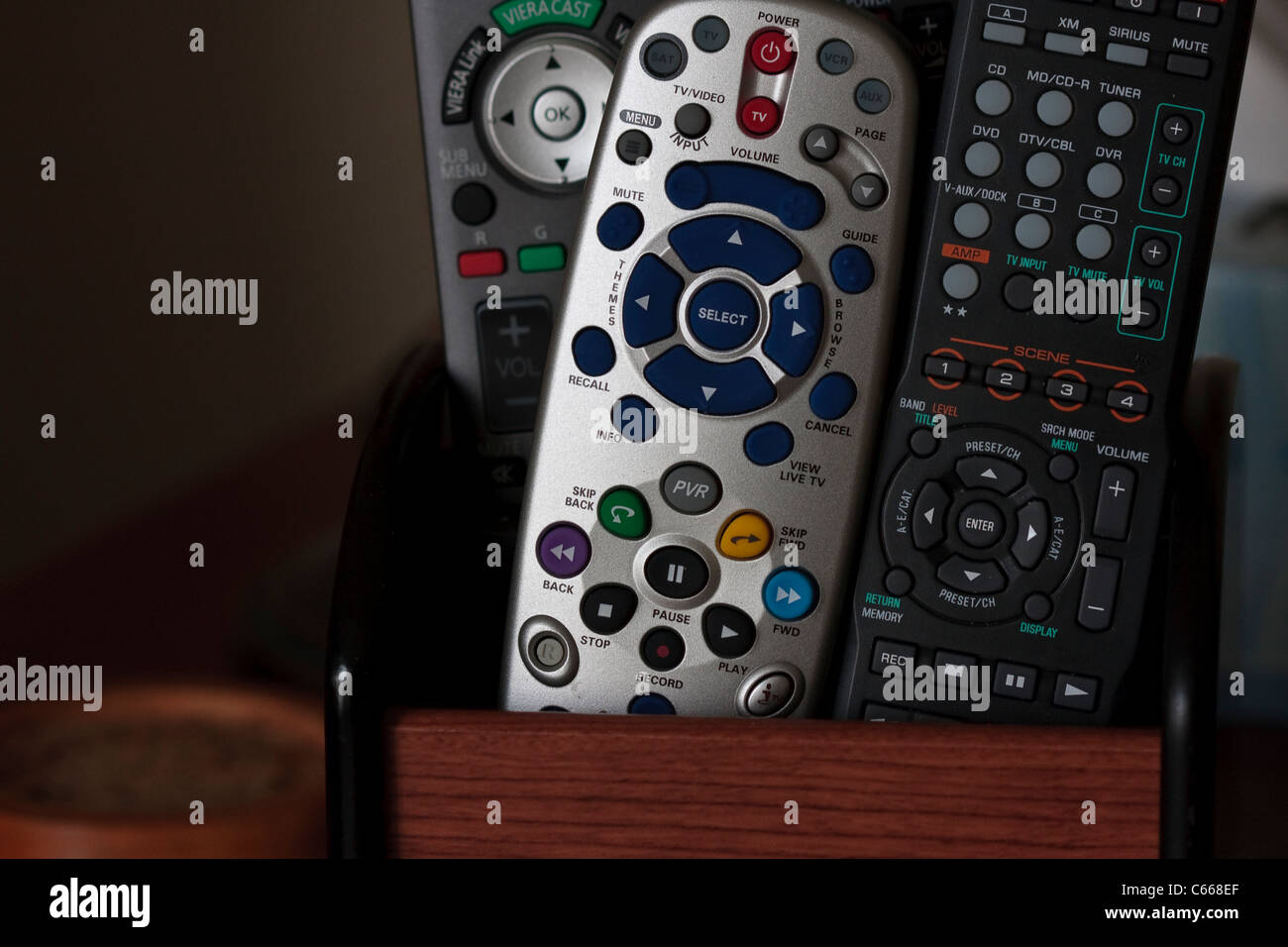 Stand tv hi-res stock photography and images - Alamy