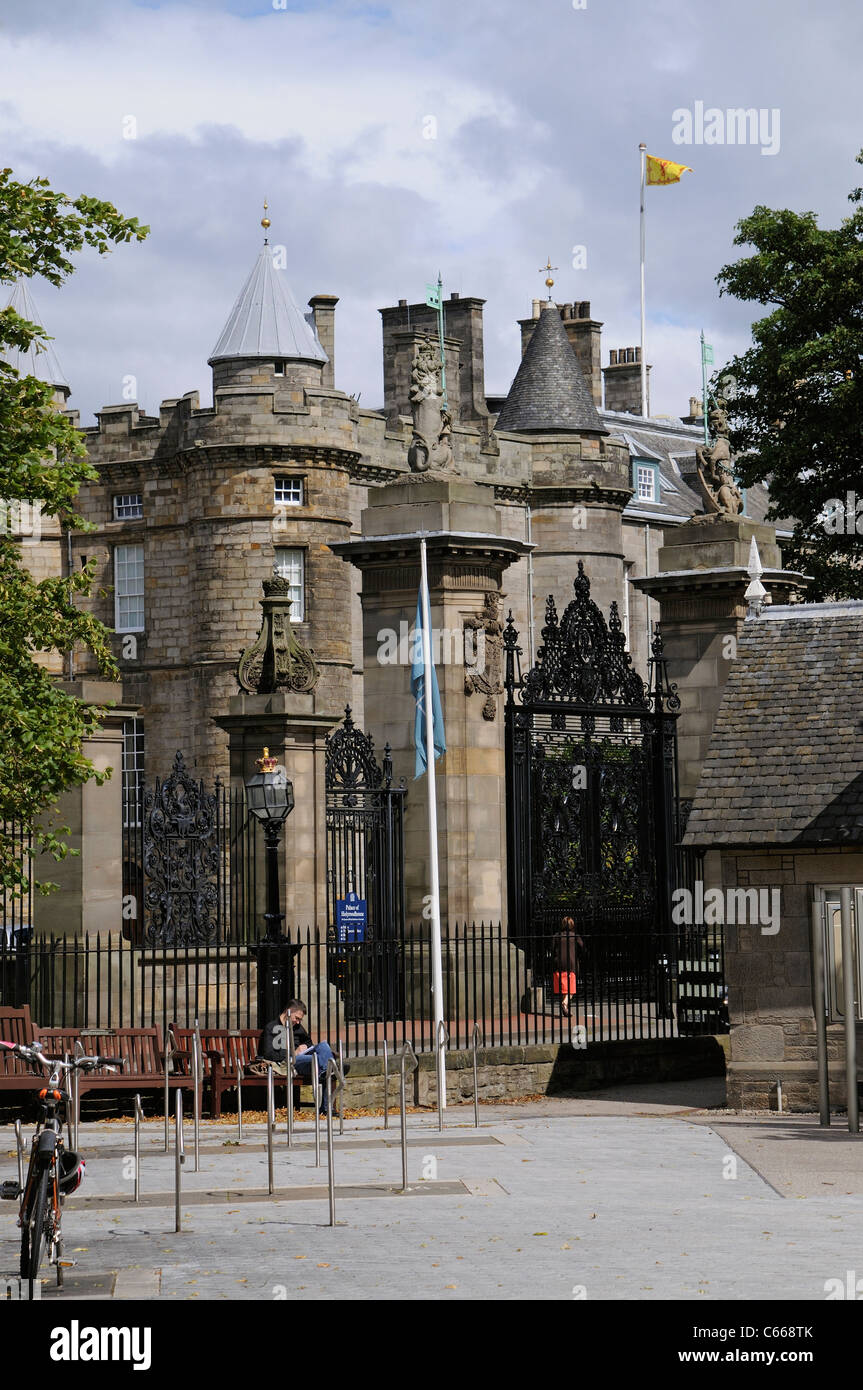 Palace of holyroodhouse hi-res stock photography and images - Alamy