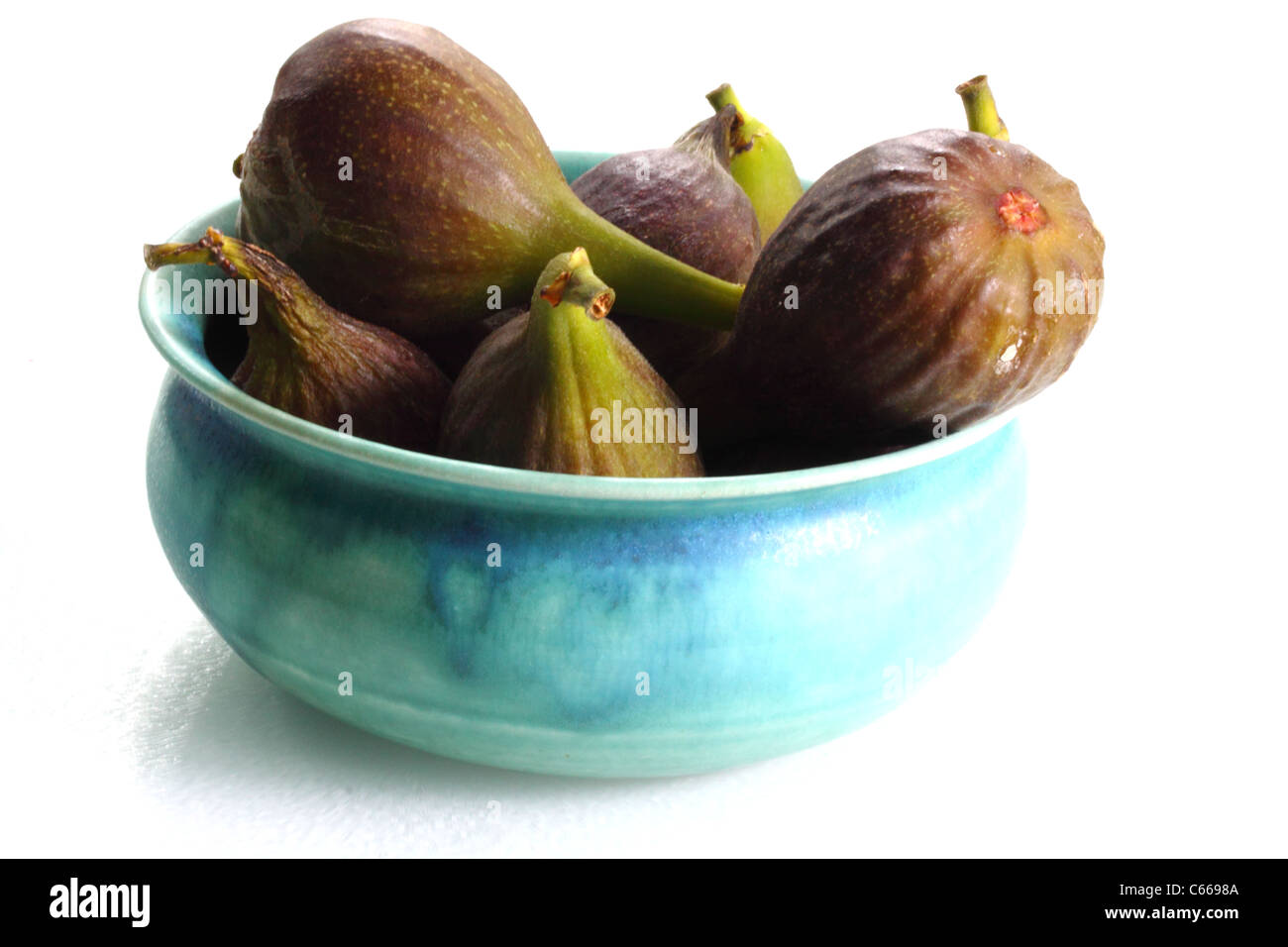 A bowl of juicy, ripe figs Stock Photo - Alamy