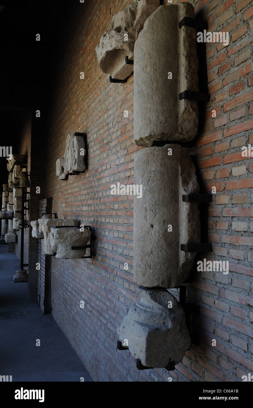 Sculpting the renaissance hi-res stock photography and images - Alamy