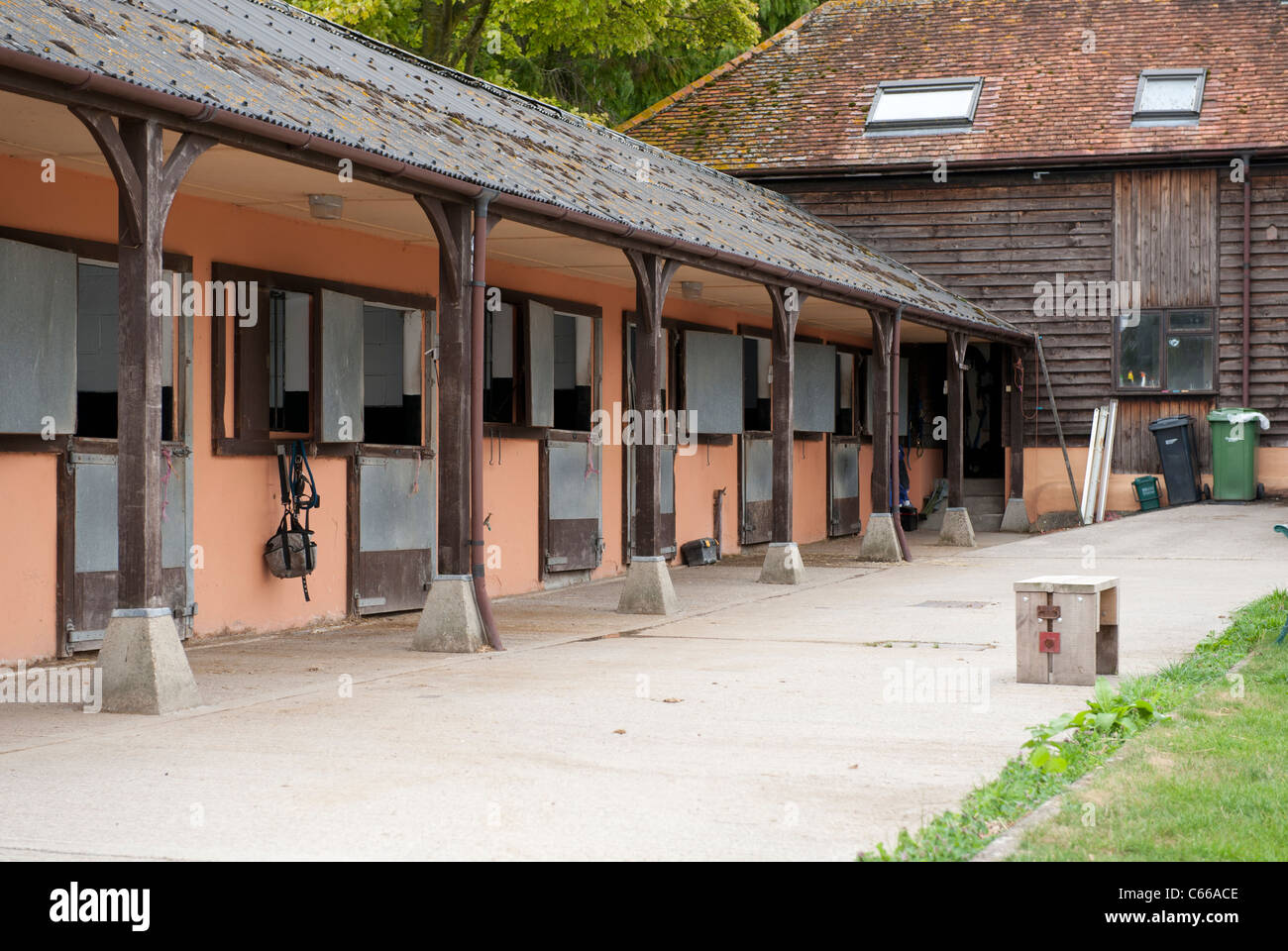 Stable gates hi-res stock photography and images - Alamy