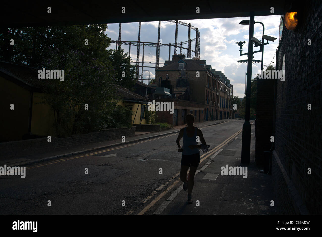 Hackney bridge hi-res stock photography and images - Alamy