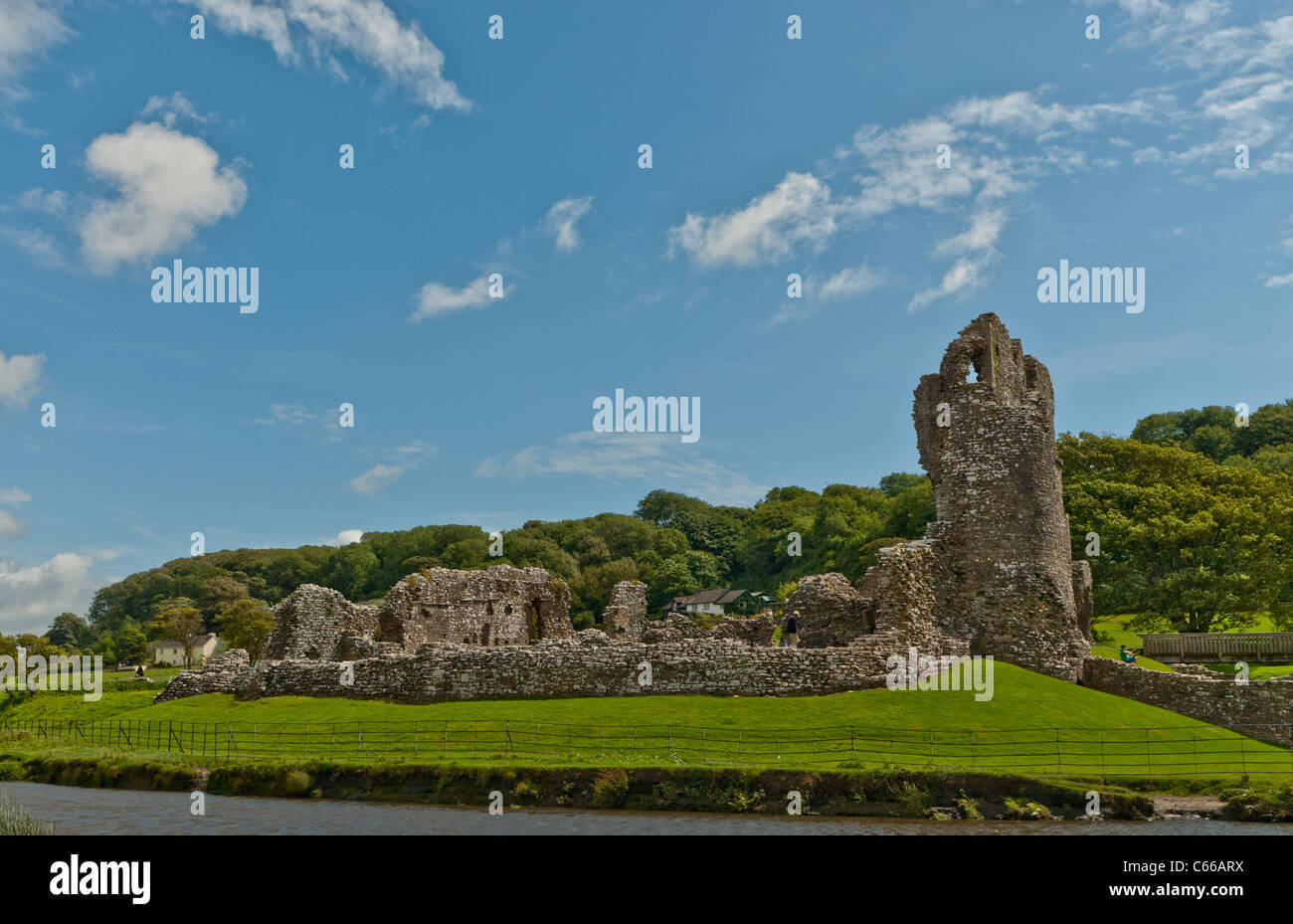 Ogmore castle hi-res stock photography and images - Alamy