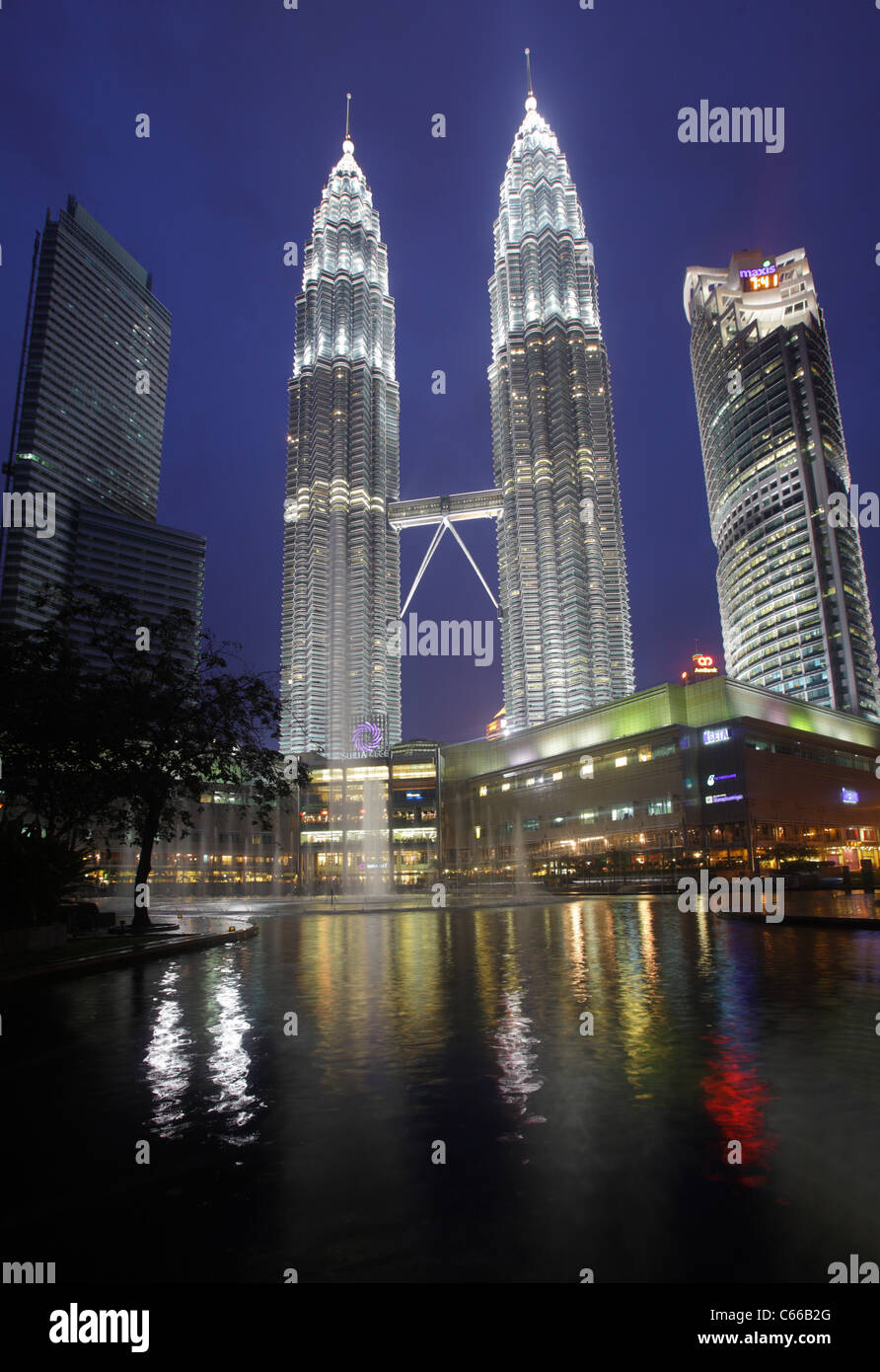 Menara Petronas towers, Kuala Lumpur, Malaysia Stock Photo - Alamy
