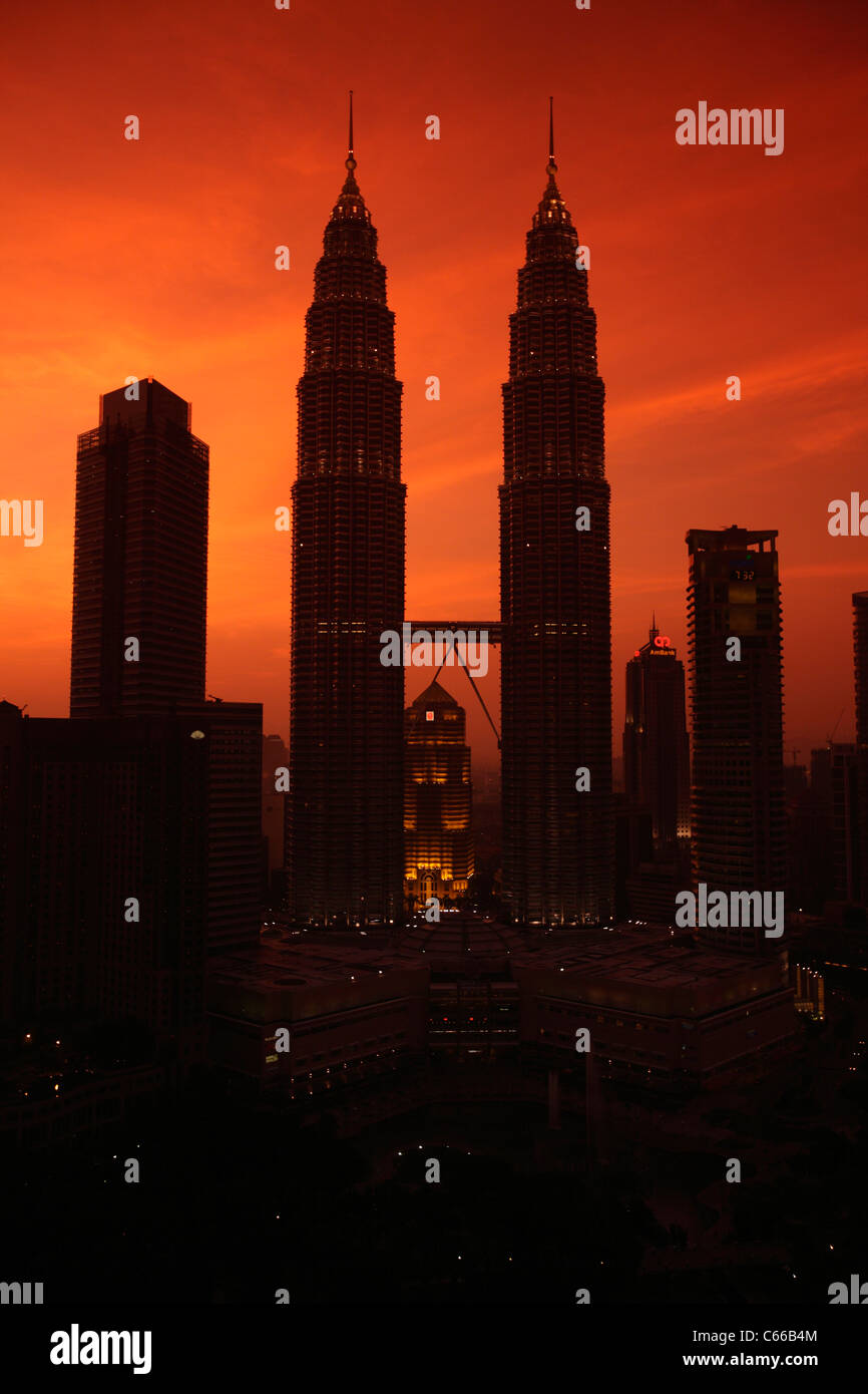 Menara Petronas towers, Kuala Lumpur, Malaysia Stock Photo - Alamy