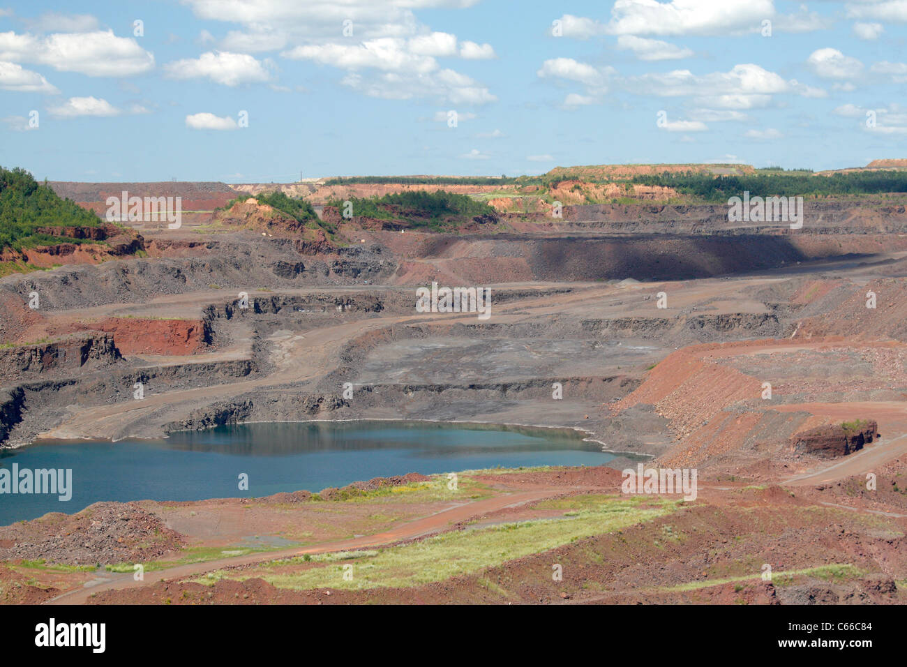 Hull Rust – Mahoning Open Pit Iron Mine, west side of pit Stock Photo ...