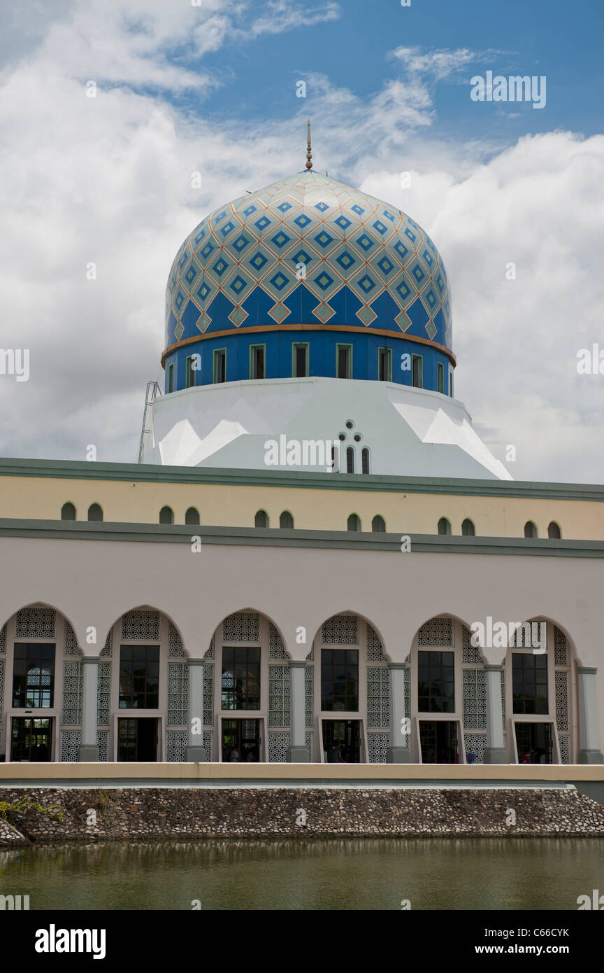 The Kota Kinabalu City Mosque Stock Photo - Alamy