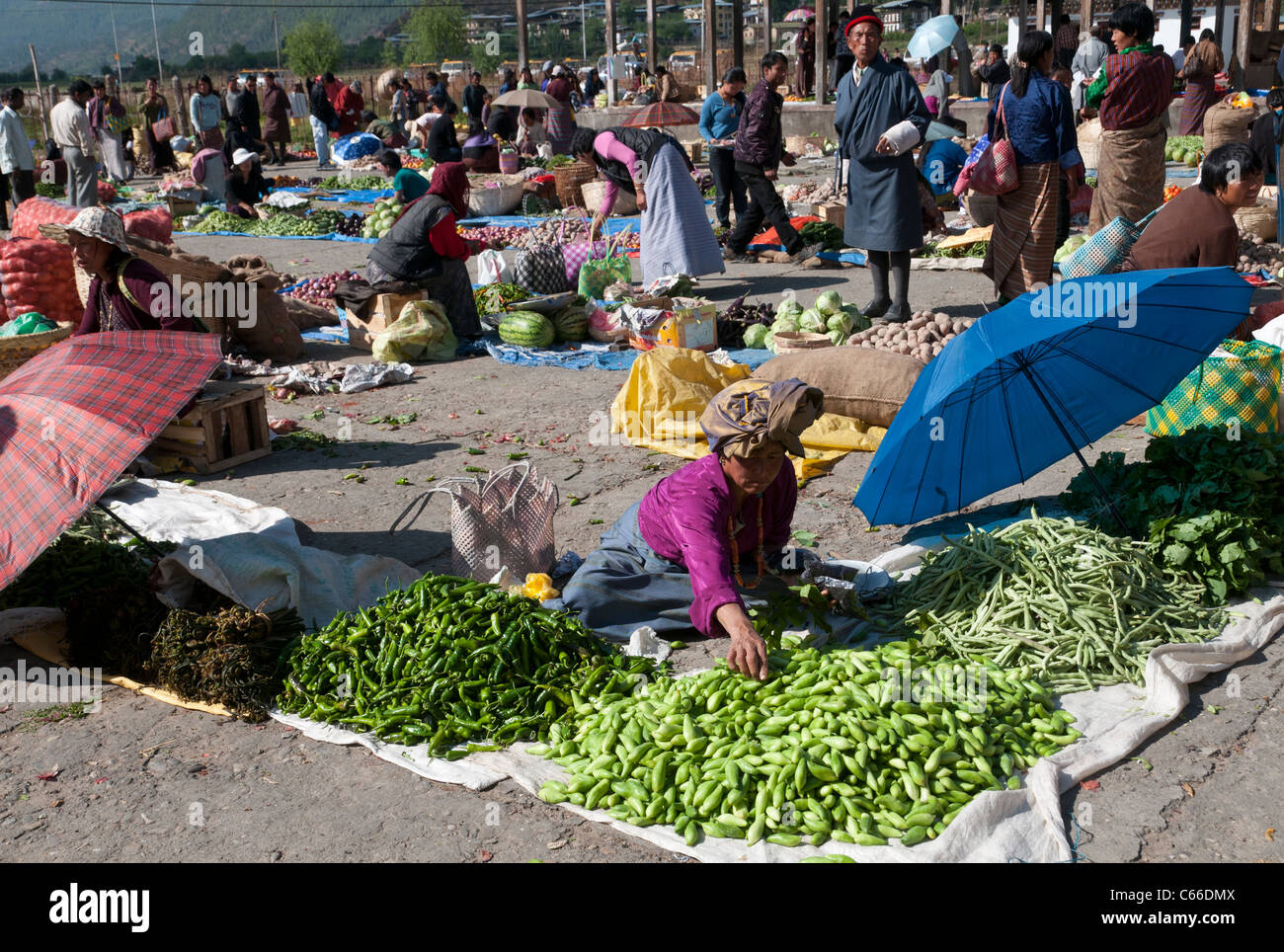 Bhutan market hi-res stock photography and images - Alamy
