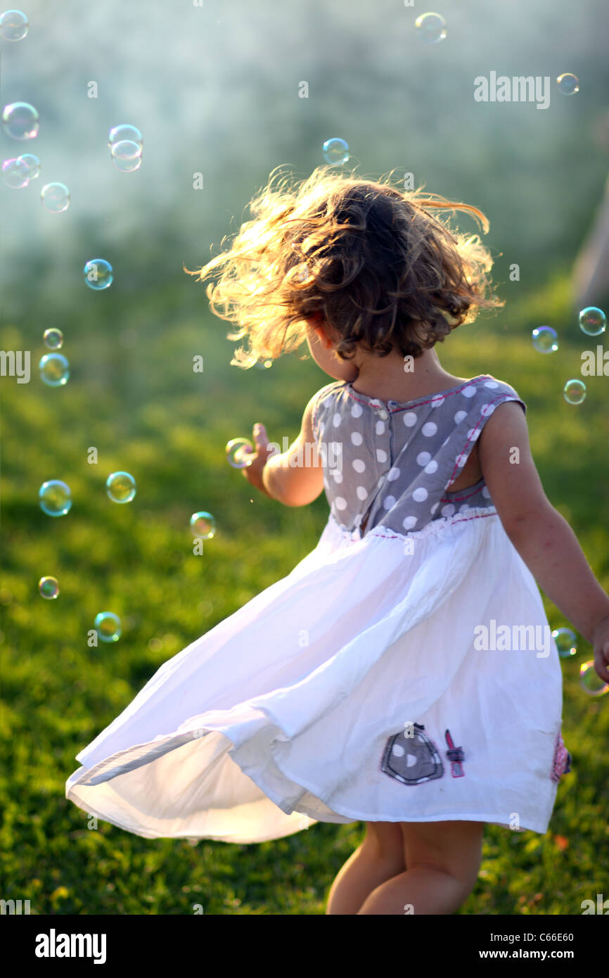 Little Girl Dancing Outside Car Dance Challenge: Dancing Out Of Car