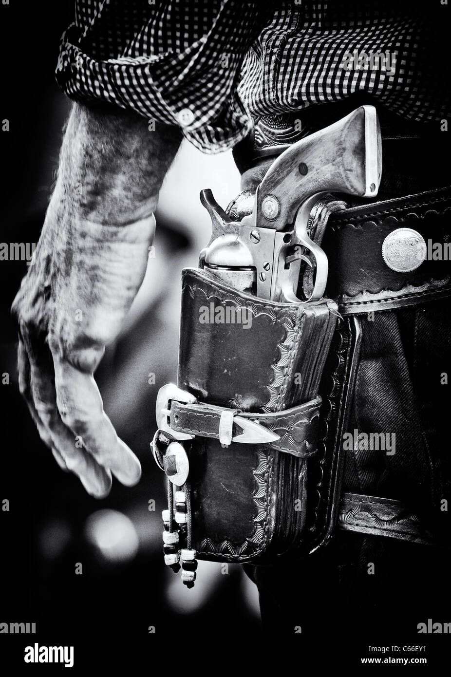 Old west gunfighting hi-res stock photography and images - Alamy